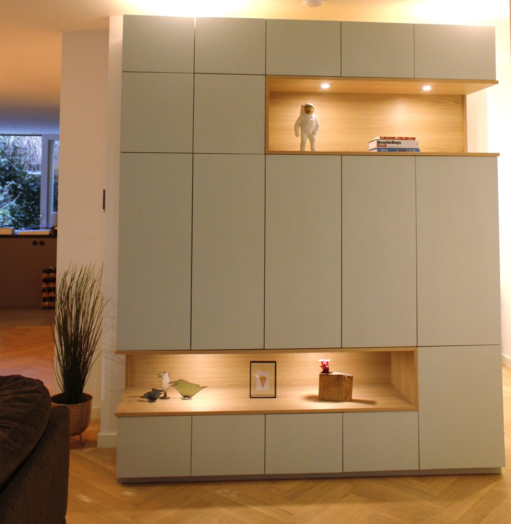 Kast voor woonkamer met weinig daglicht - Studio Hamerhaai