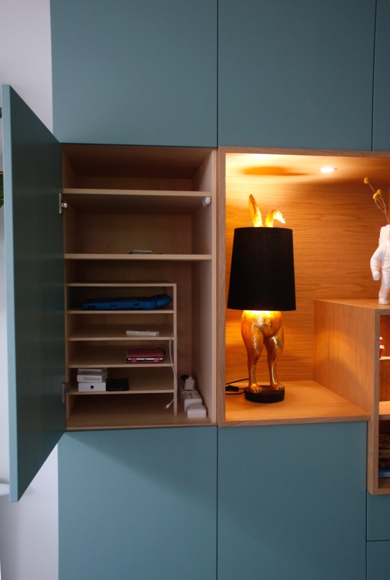 Kast met grote toonvakken - Studio Hamerhaai